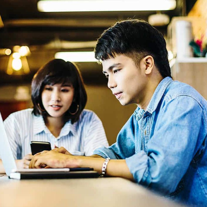 Semi-private in-person English classes | Berlitz Singapore